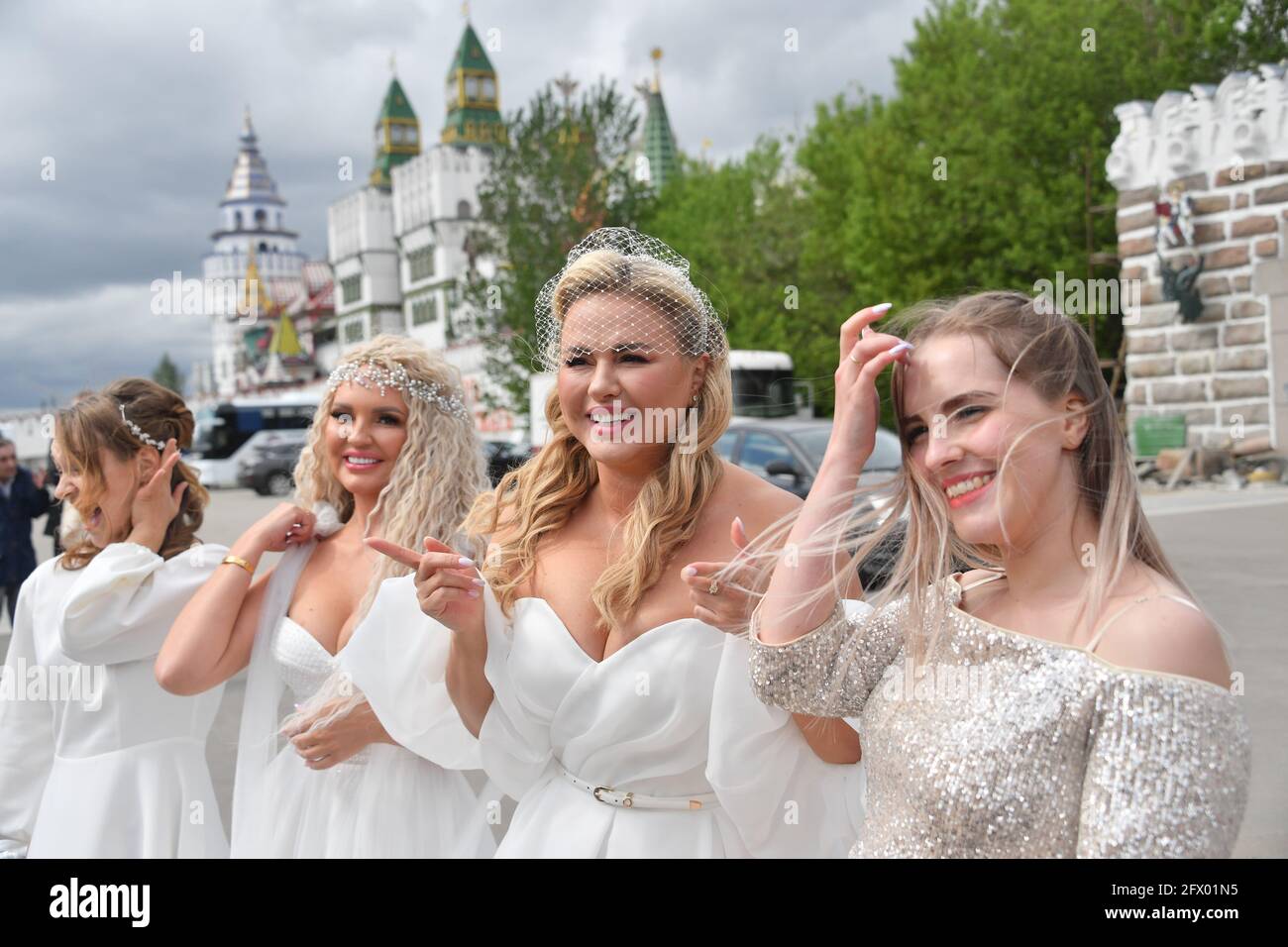 Moscow. Singer Anna Semenovich (second from right) during the filming ...