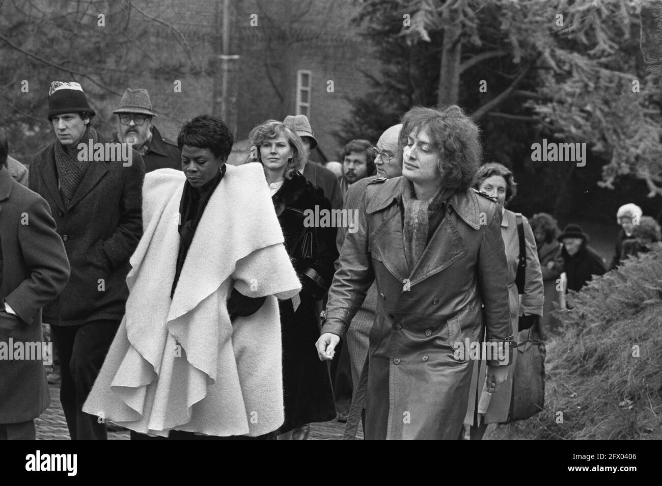 Chess player Jan Timman and his wife, second from left Jan Hein Donner ...