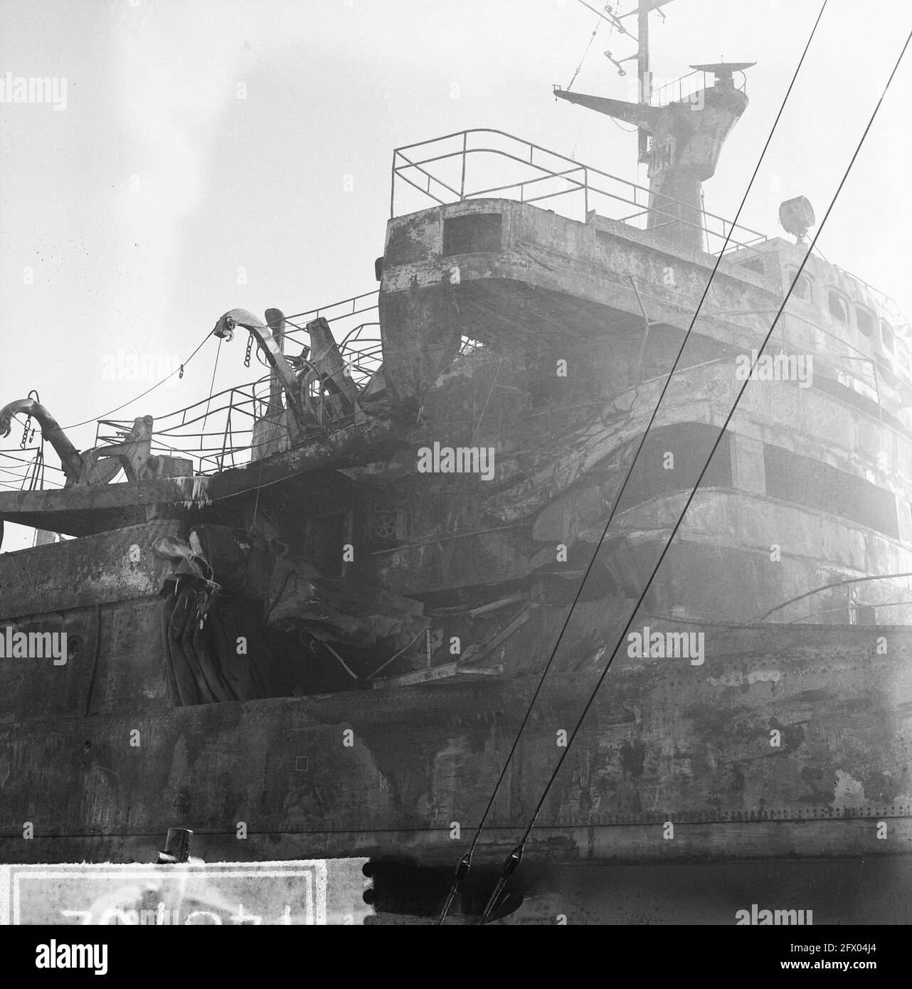 Ship disaster Black and White Stock Photos & Images - Alamy
