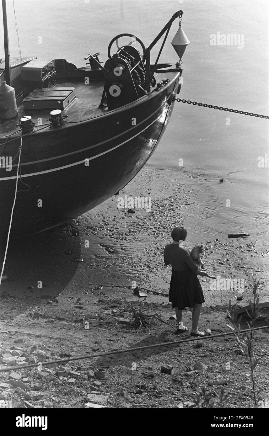 Harbor tiel hi-res stock photography and images - Alamy