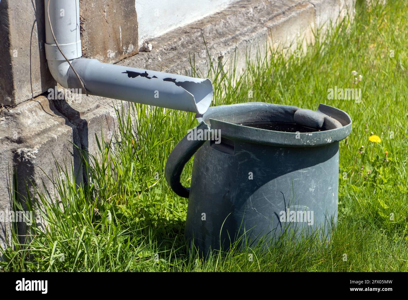 Rainwater tank garden hi-res stock photography and images - Alamy