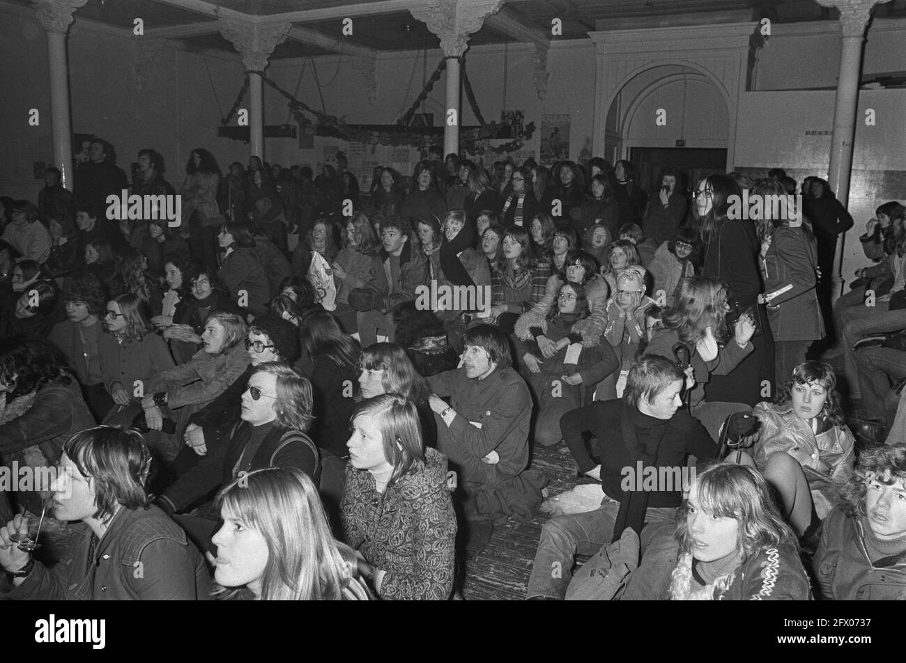 Protests against the vietnam war hi-res stock photography and images ...