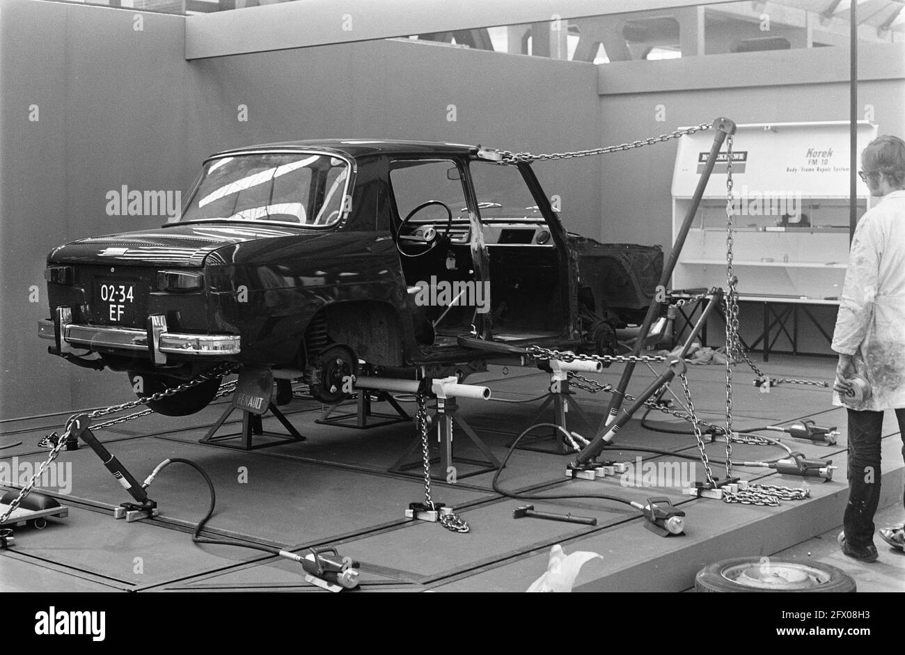 Pull your back Black and White Stock Photos & Images - Alamy