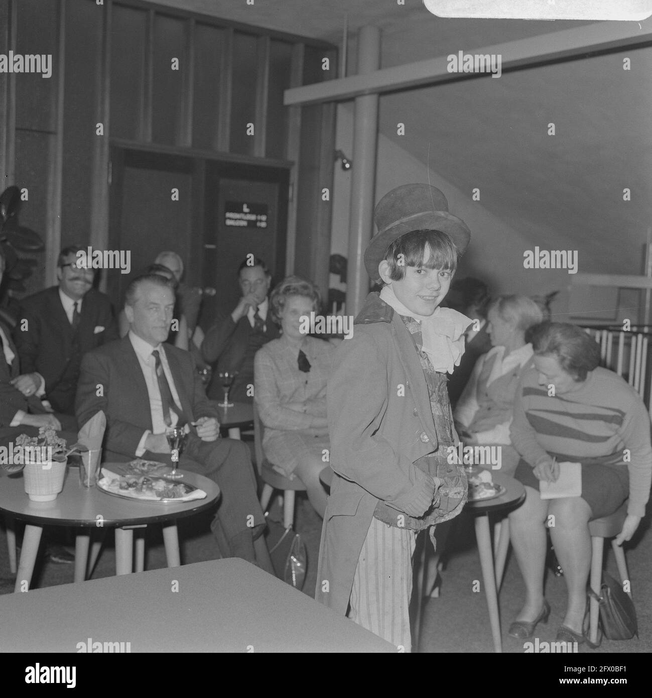 Oliver 1968 jack wild hi-res stock photography and images - Alamy