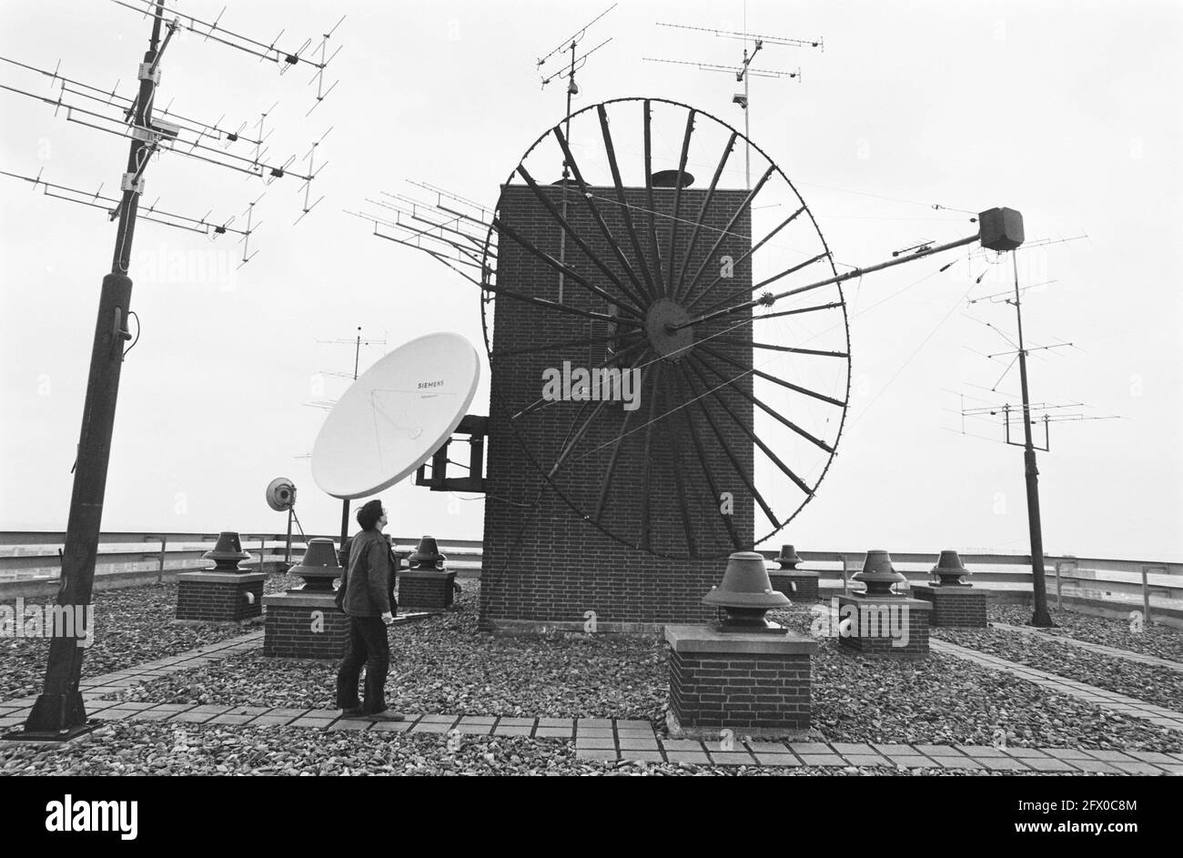 Developed cable system hi-res stock photography and images - Alamy