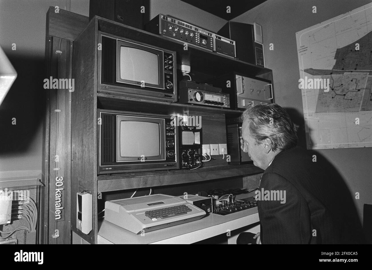 Developed cable system hi-res stock photography and images - Alamy