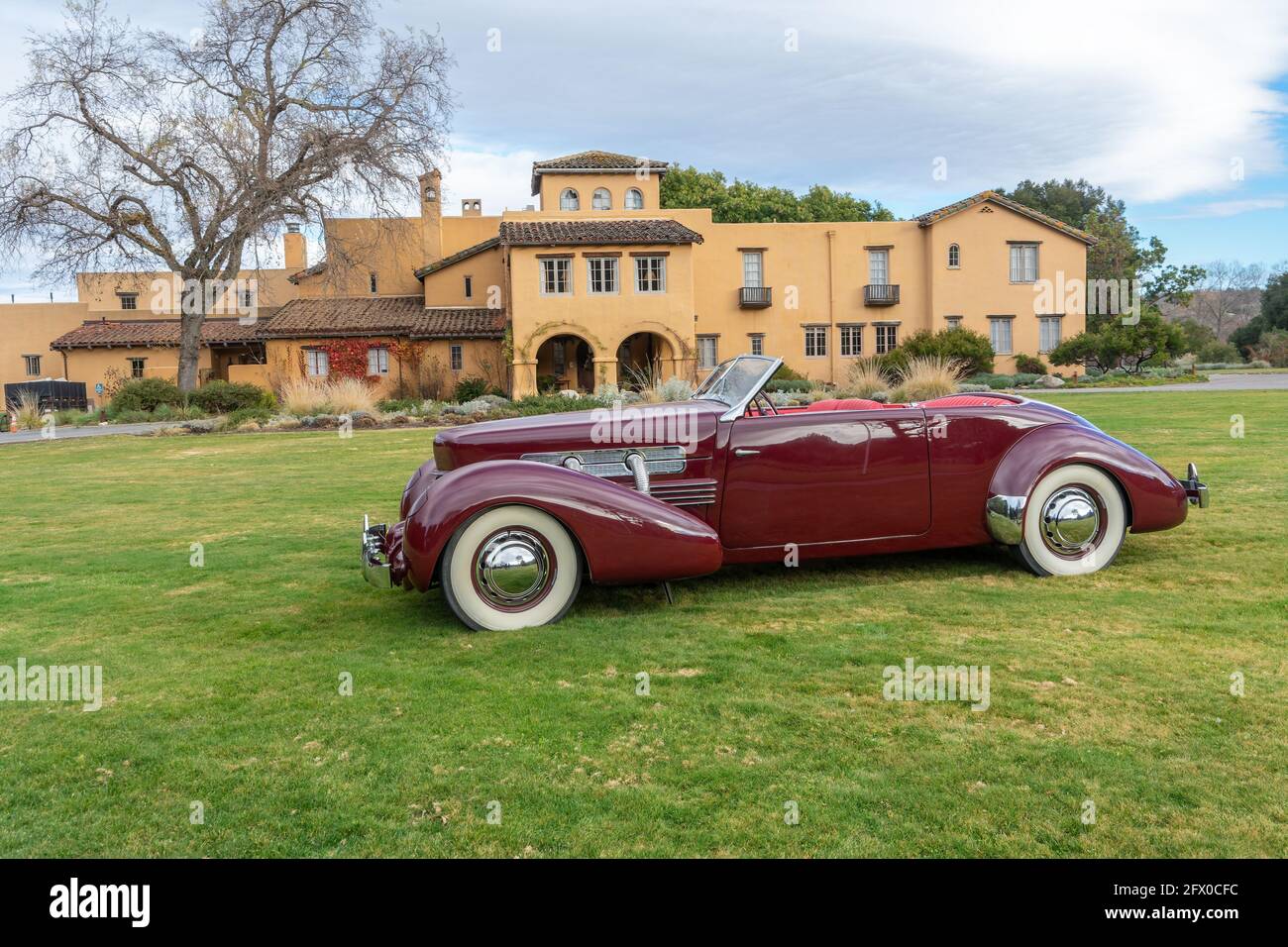 Auburn auto hi-res stock photography and images - Alamy