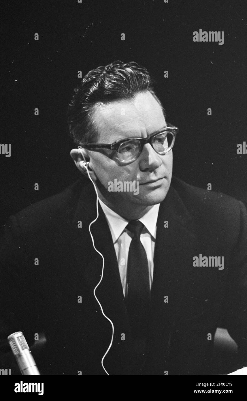 Political commentator izwestia hi-res stock photography and images - Alamy