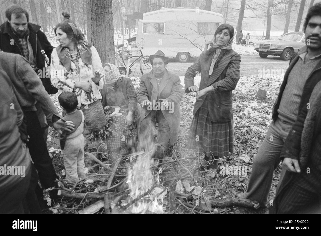 Gypsies warm themselves hi-res stock photography and images - Alamy