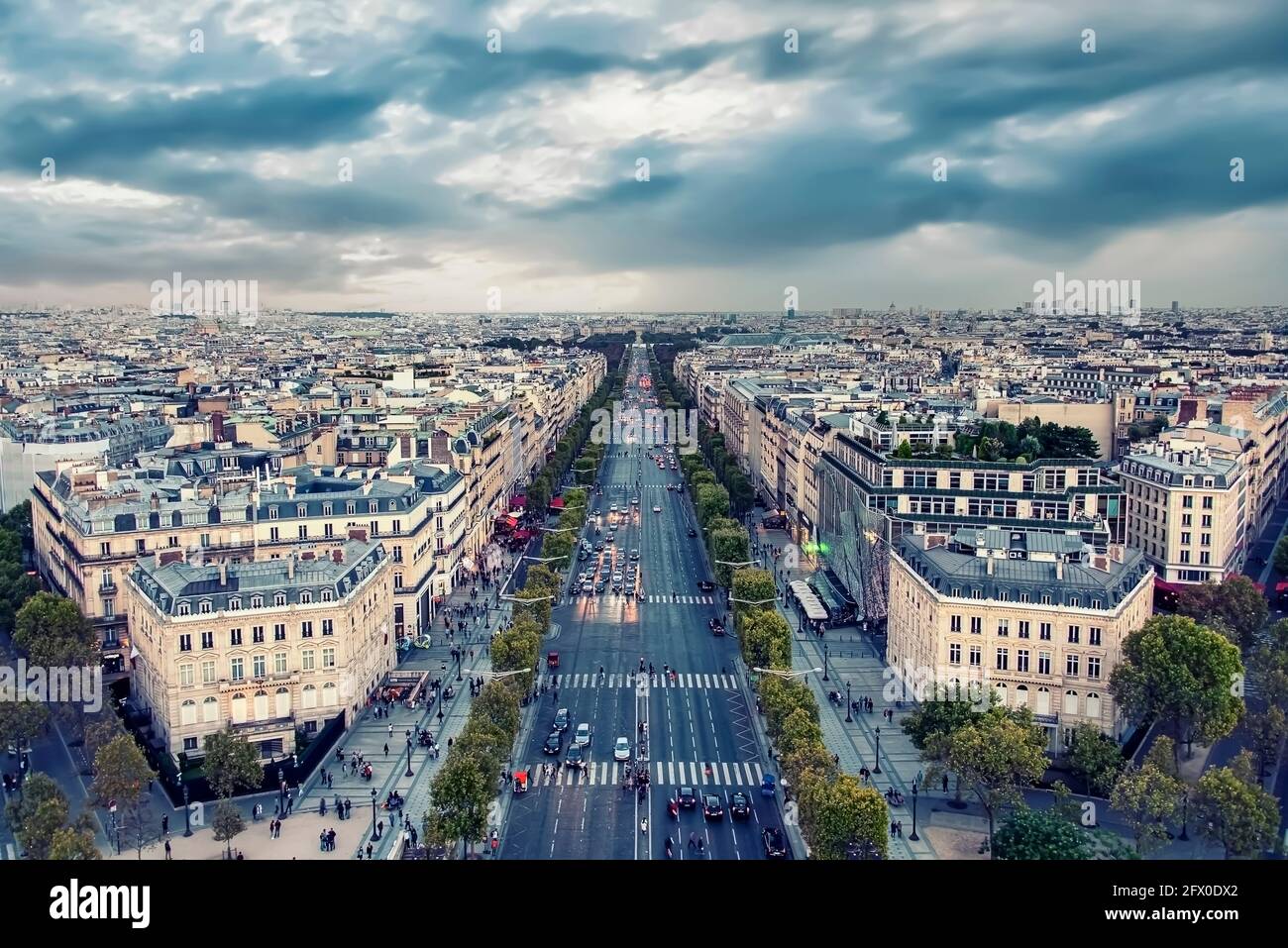 Paris france champs elysees avenue hi-res stock photography and images ...