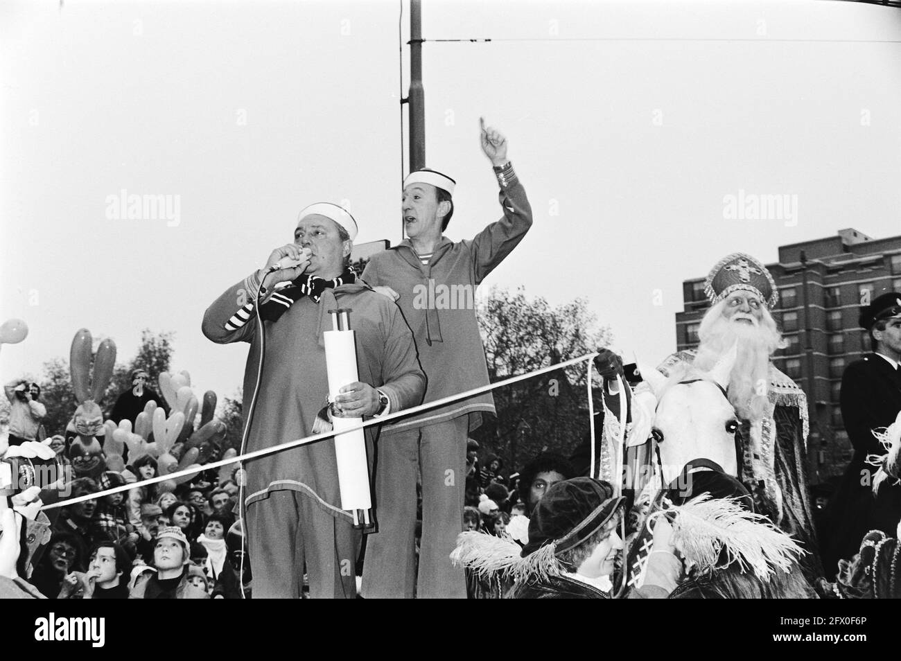 Comical duo hi-res stock photography and images - Alamy