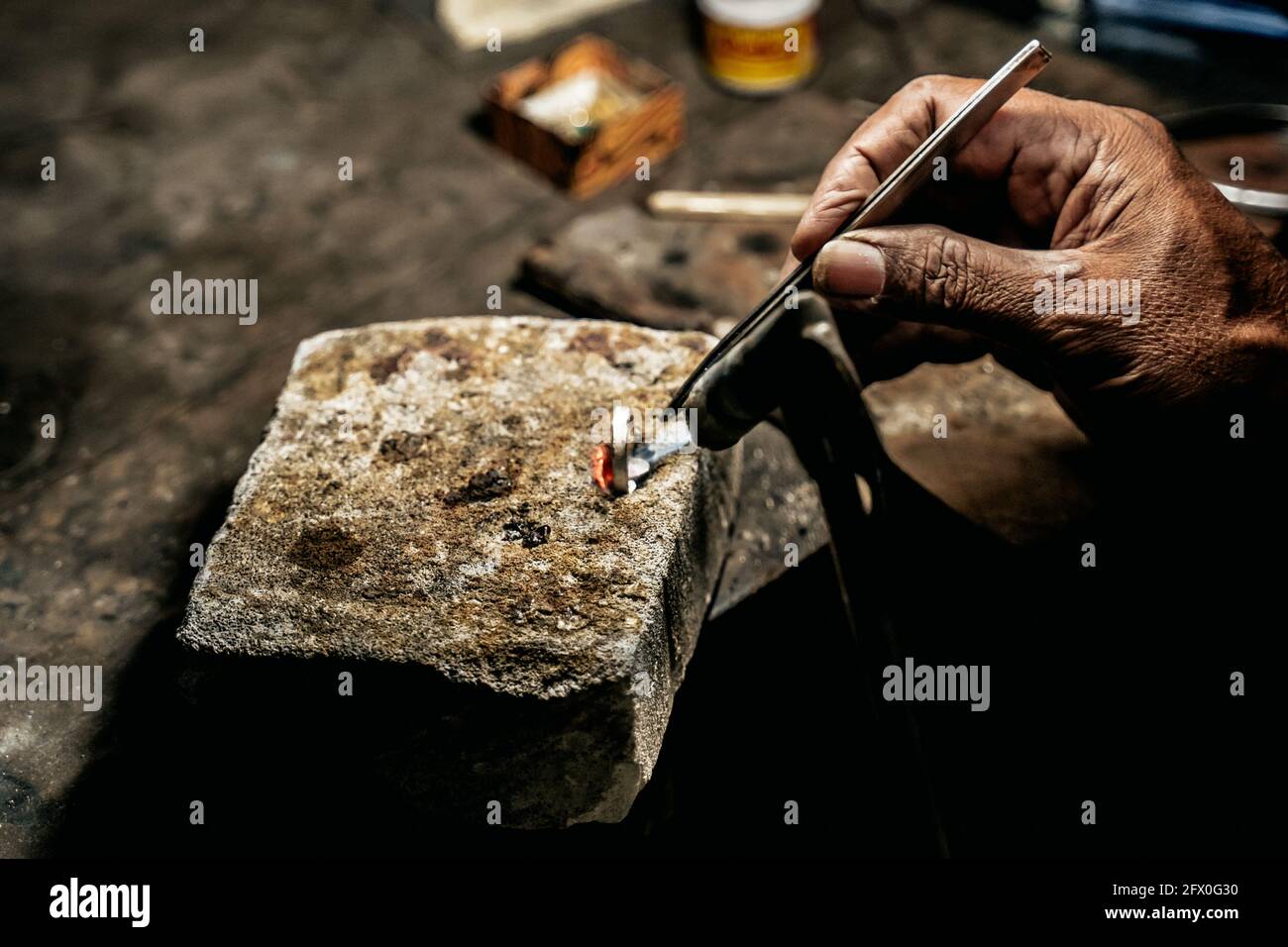 Ring block technique hi-res stock photography and images - Alamy