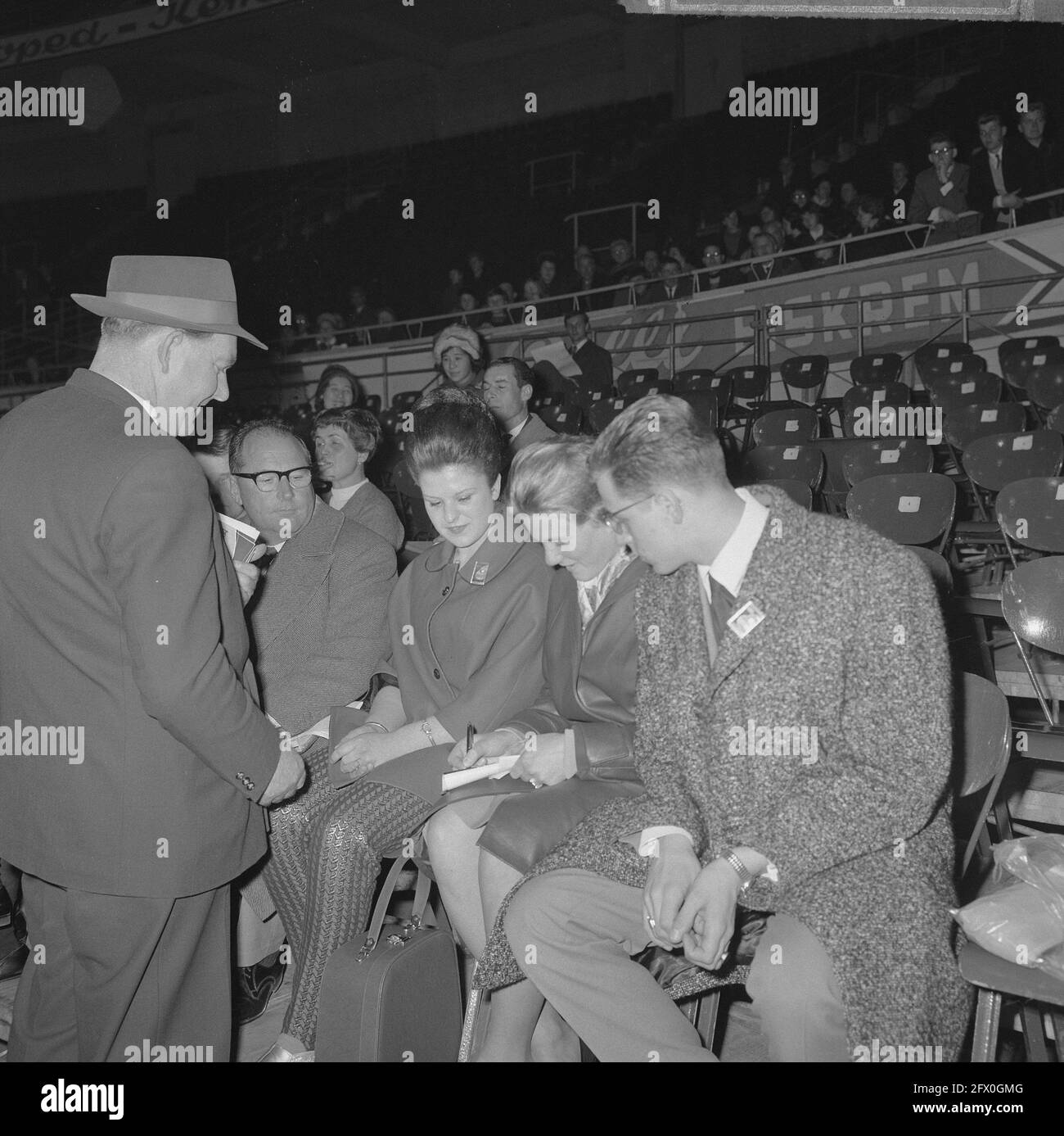 Sjoukje dijkstra handing out autographs hi-res stock photography and ...