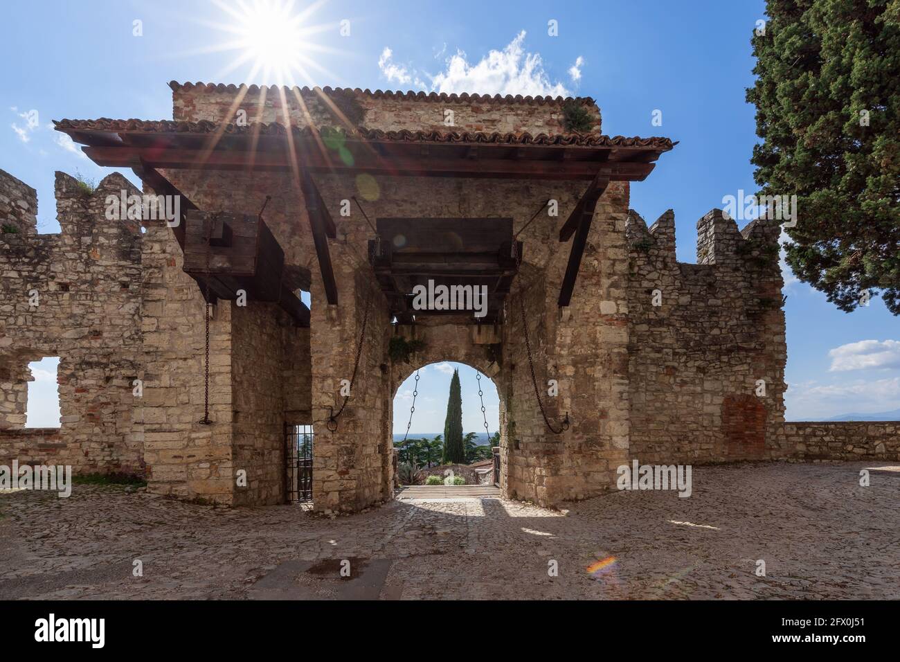Drawbridge mechanism hi-res stock photography and images - Alamy