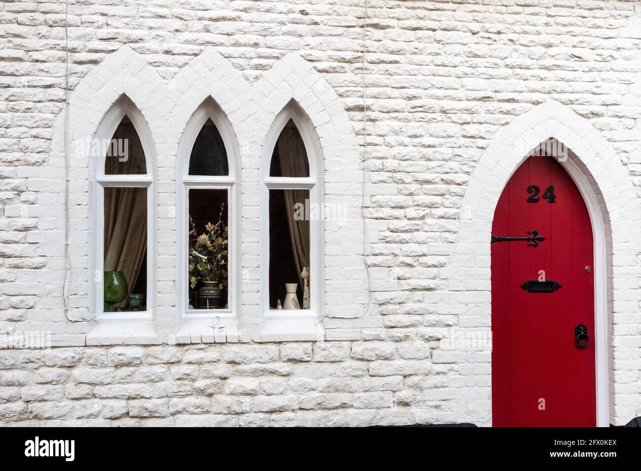 Gothic cottage windows hi-res stock photography and images - Alamy