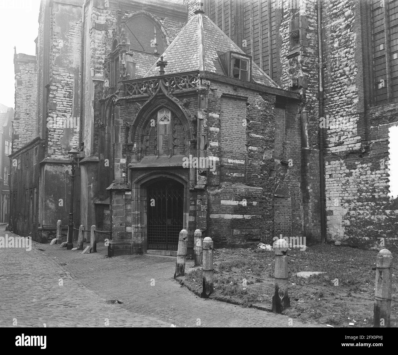 Side entrance Old Church Amsterdam in 1954, December 22, 1953, churches ...