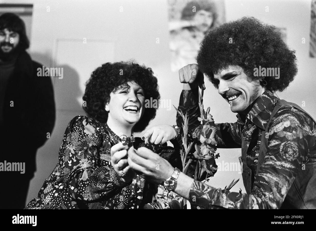 Silver cabaret hi-res stock photography and images - Alamy