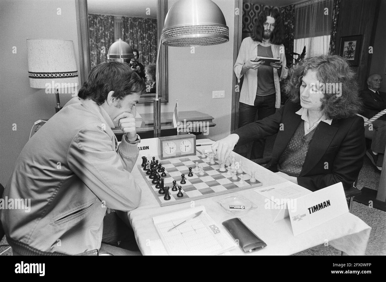 Sinterklaas watches jan timman vs juan manuel bellon lopez Black and ...