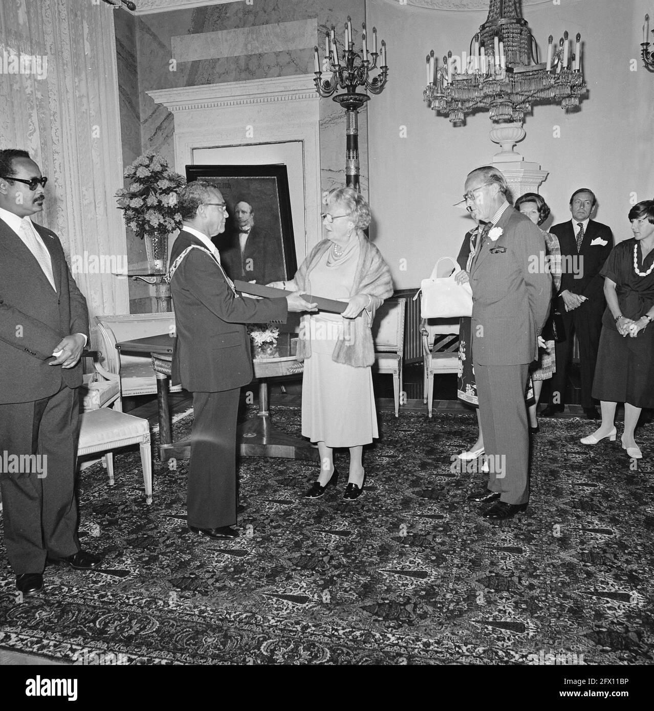 Receives high surinamese decoration hi-res stock photography and images ...