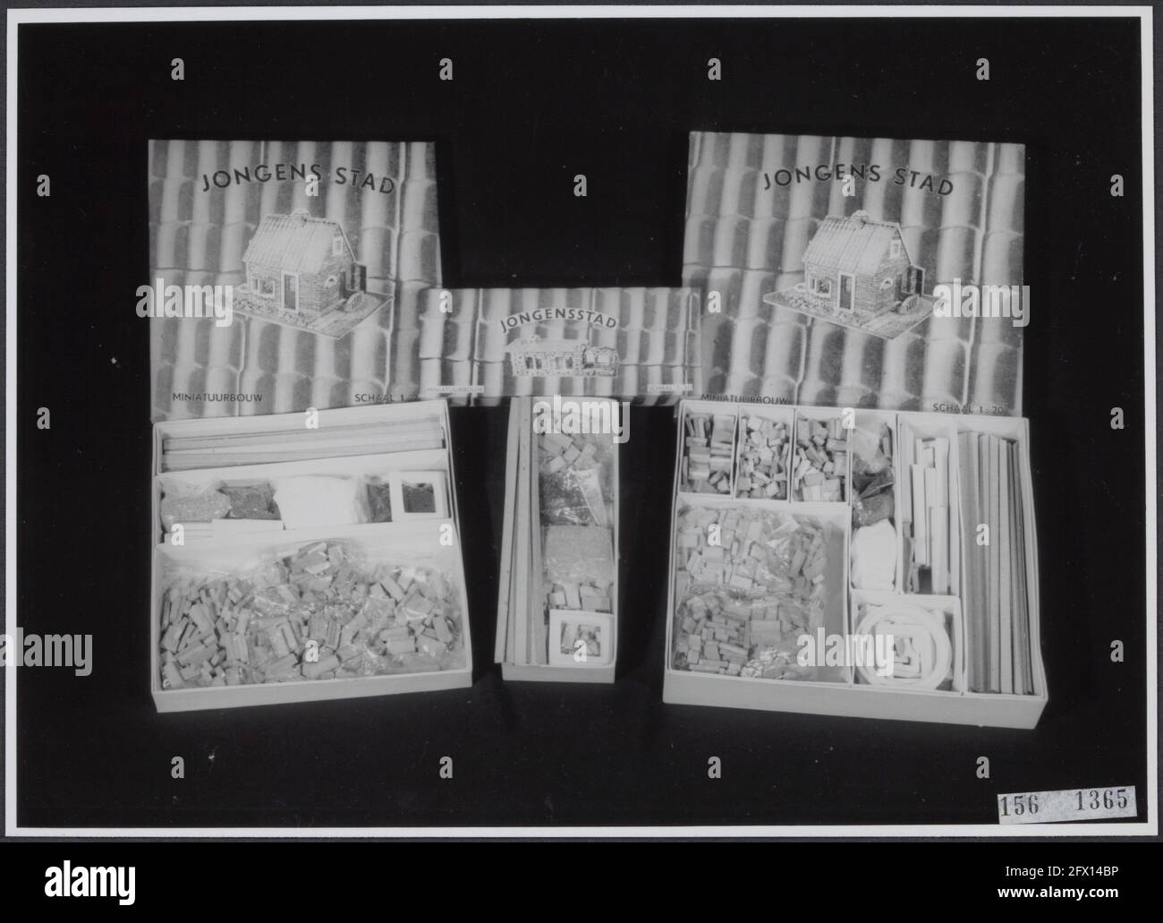 Number 1365 hi-res stock photography and images - Alamy