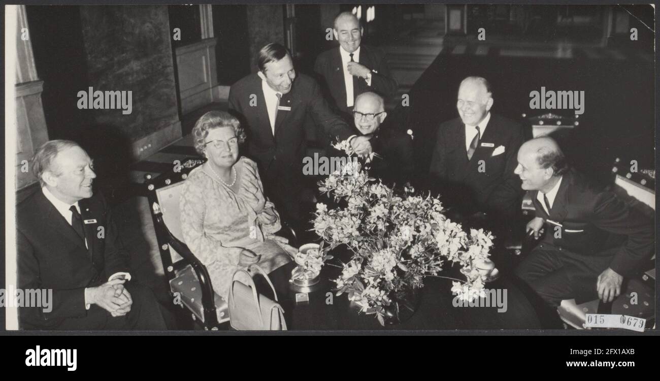 royal house, queens, receptions, groups, doctors, Blood Transfusion ...