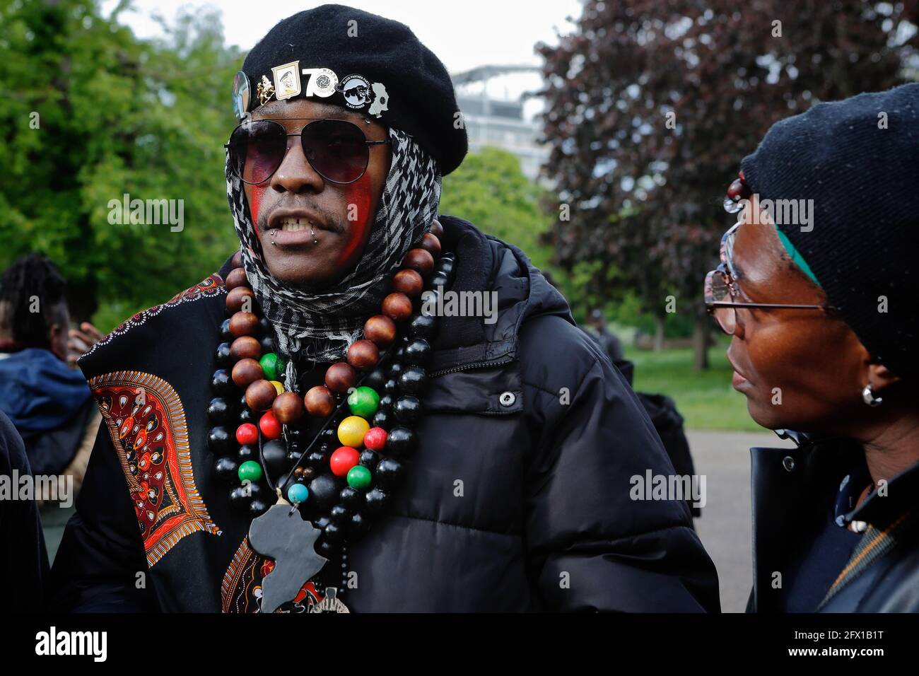 London (UK), 24 May 2021: Friends and family gather in Ruskin Park near ...