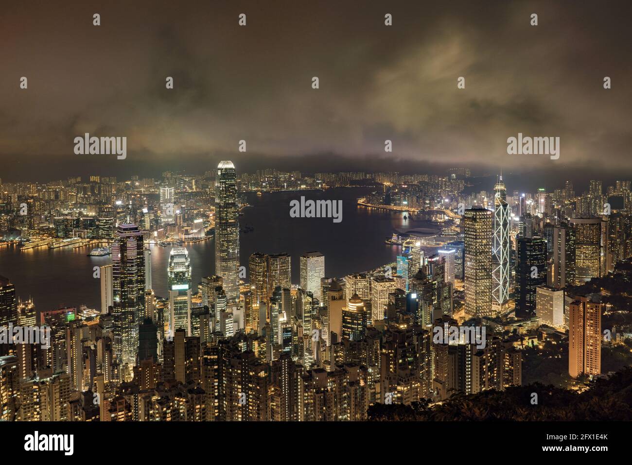 Top view modern city sea hi-res stock photography and images - Alamy