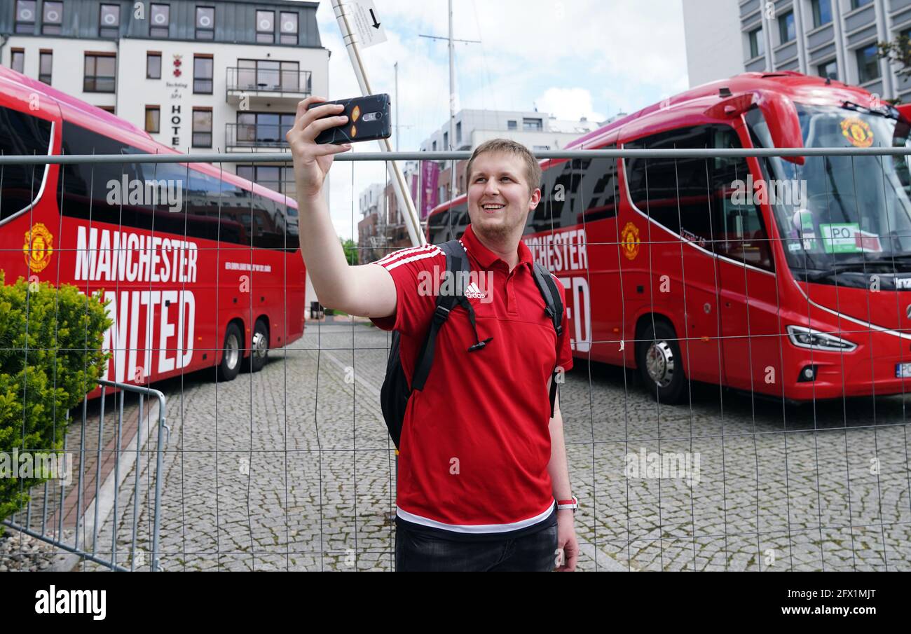 Team buses hi-res stock photography and images - Alamy