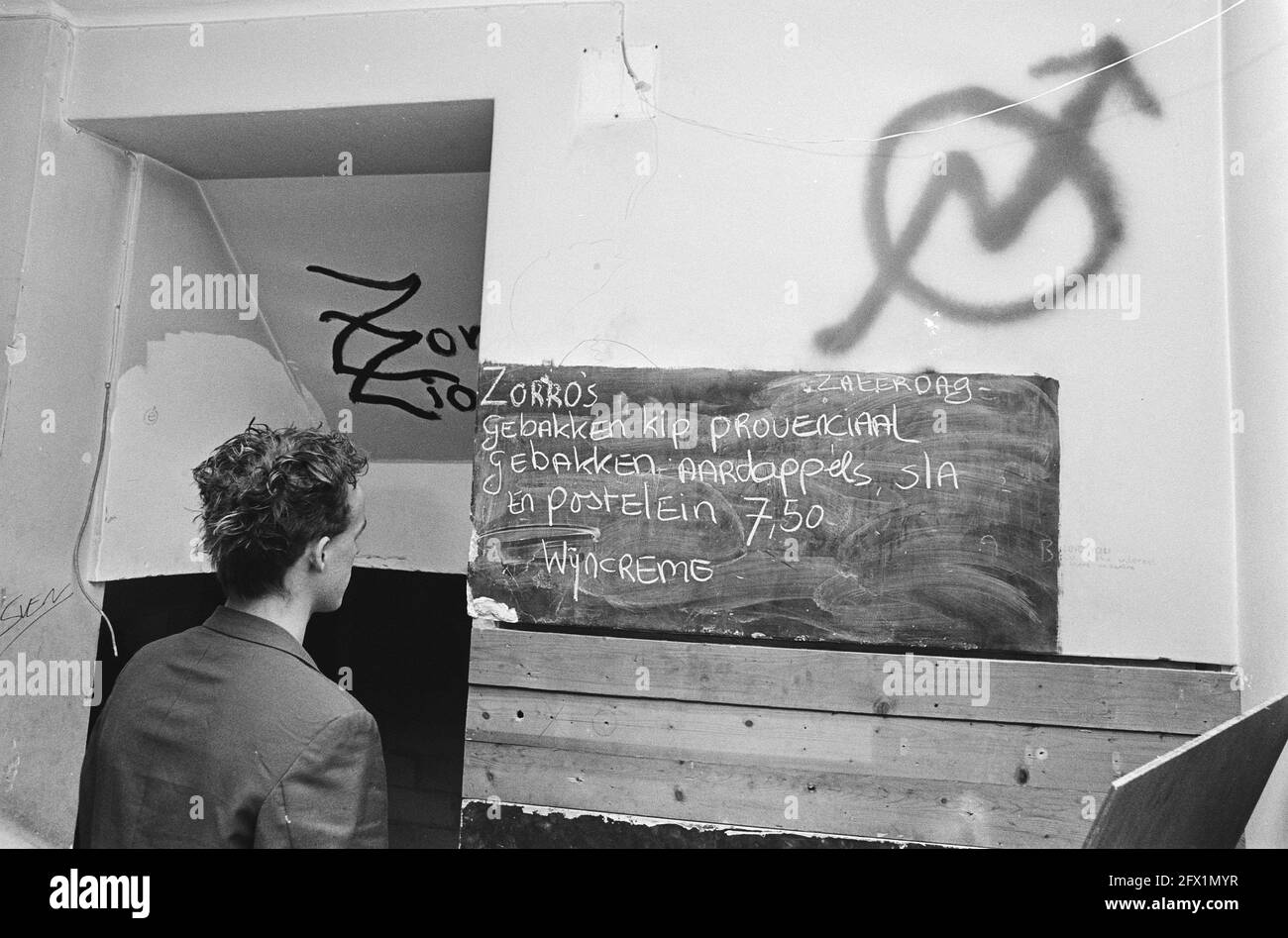 Squatters symbol hi-res stock photography and images - Alamy