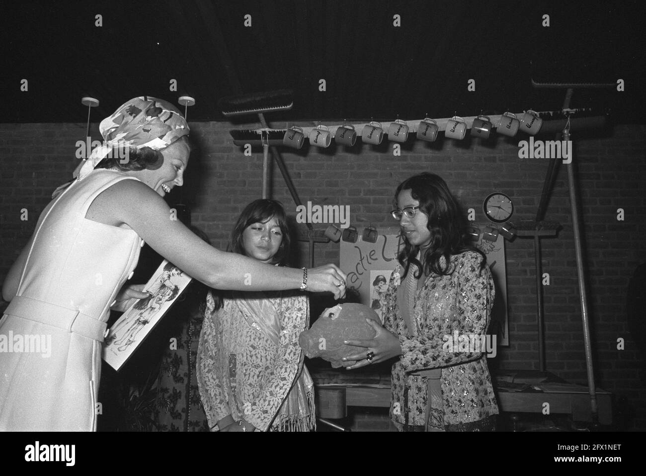 Princess beatrix buys lithograph Black and White Stock Photos & Images ...