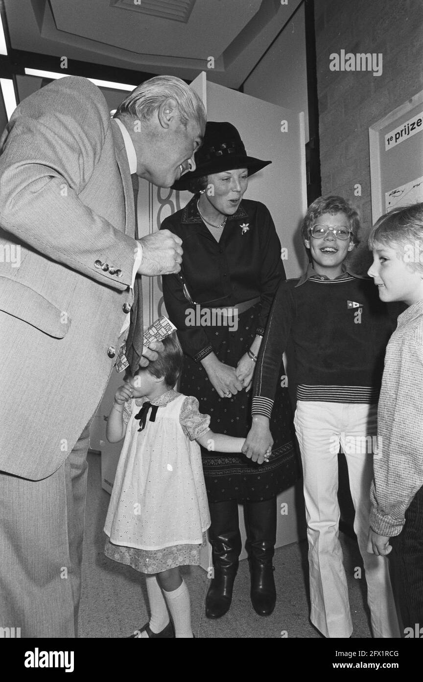 Princess Beatrix with some children, September 26, 1979, offices ...
