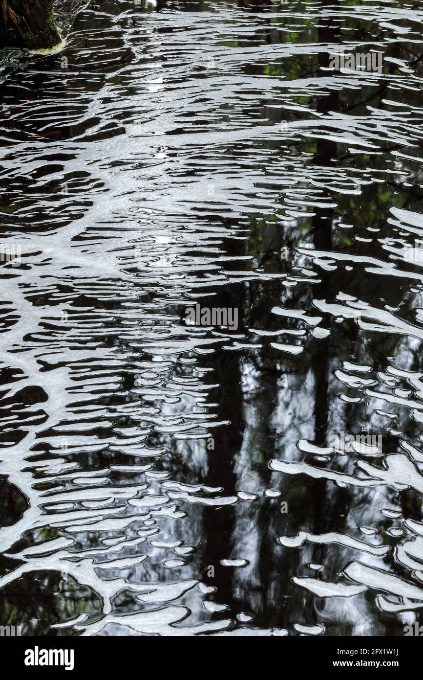 Foam flow hi-res stock photography and images - Alamy