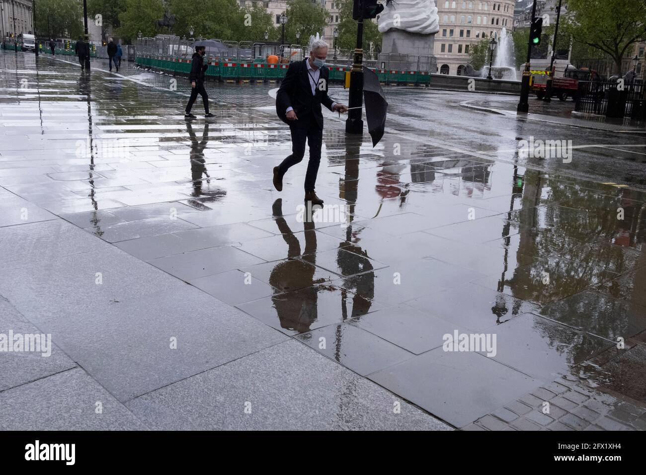 London rainfall hi-res stock photography and images - Alamy