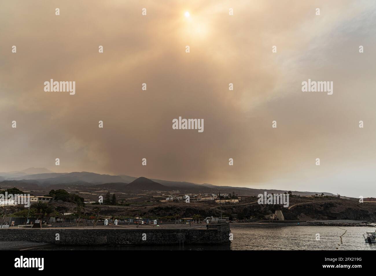 Fire from the sun hi-res stock photography and images - Alamy