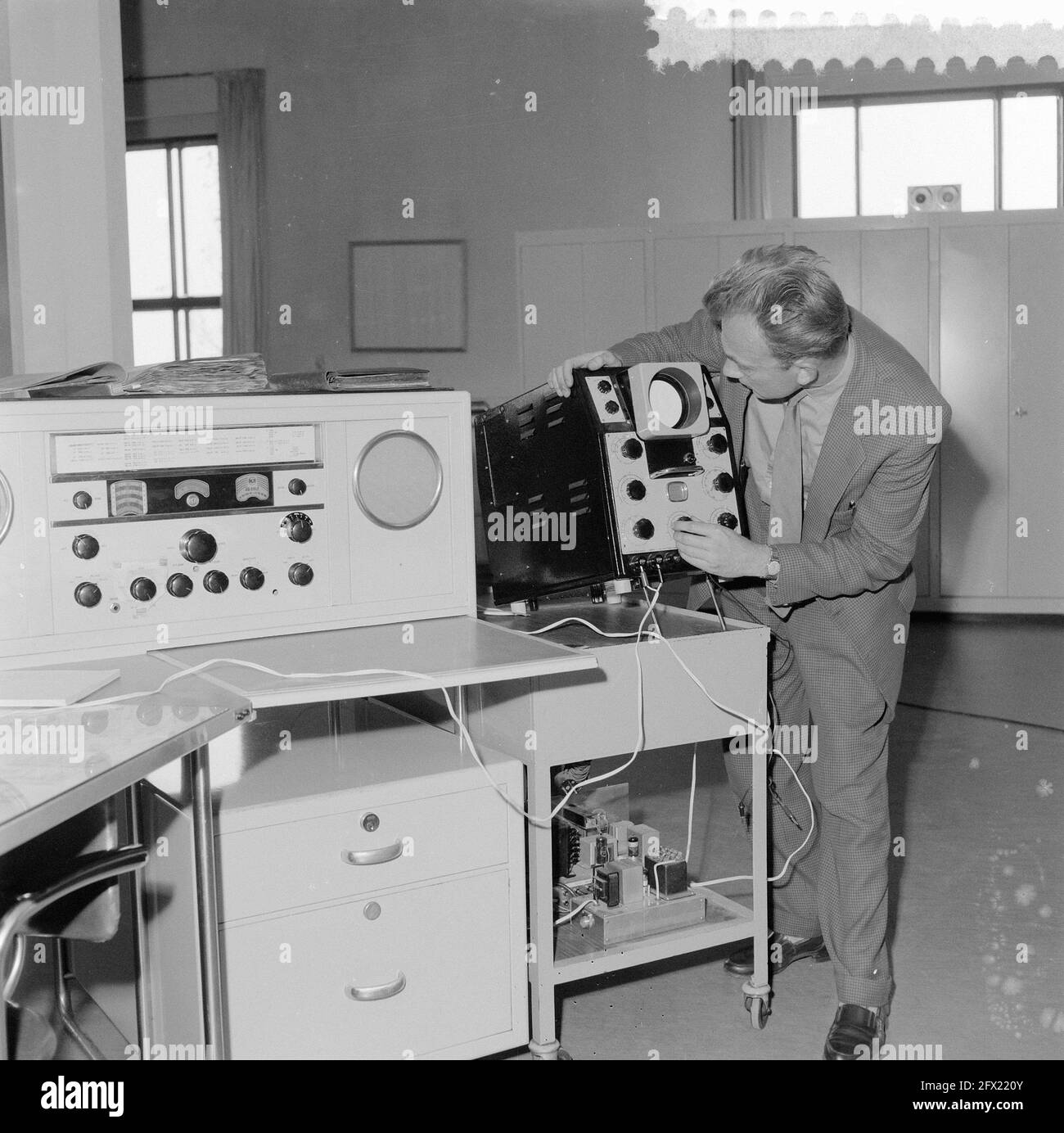 Reception of radio signals from Russian artificial moon at PTT Nera ...