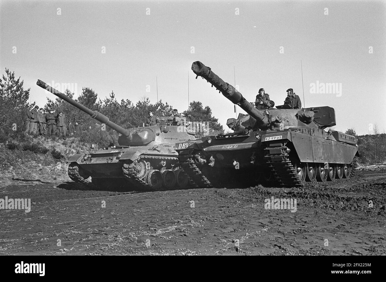 Army tests tanks on Leusderheide. The two tanks on the testing ground ...