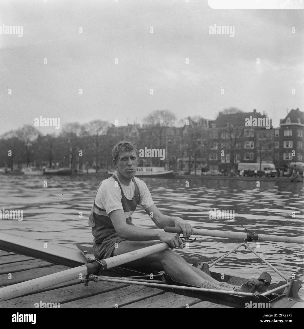 Long distance skiff race hi-res stock photography and images - Alamy