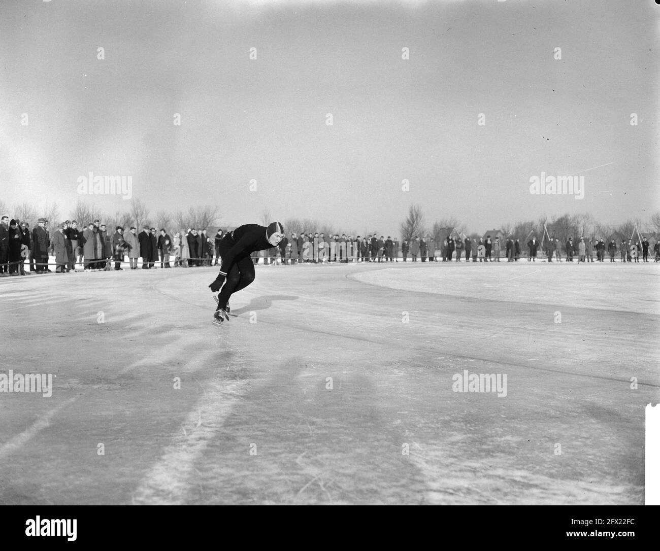 Long distance skating competitions hi-res stock photography and images ...