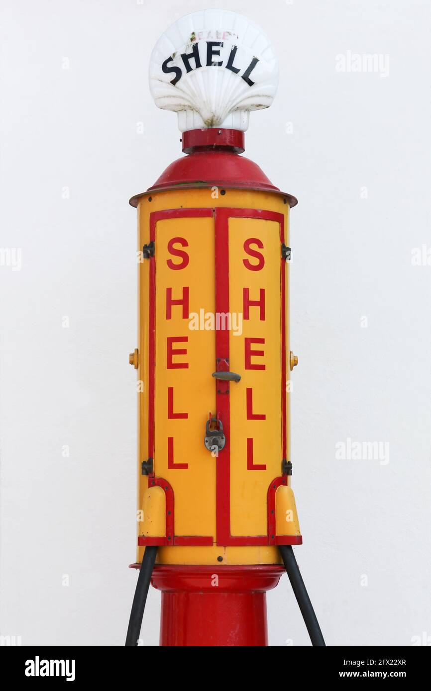 Old shell logo hi-res stock photography and images - Alamy