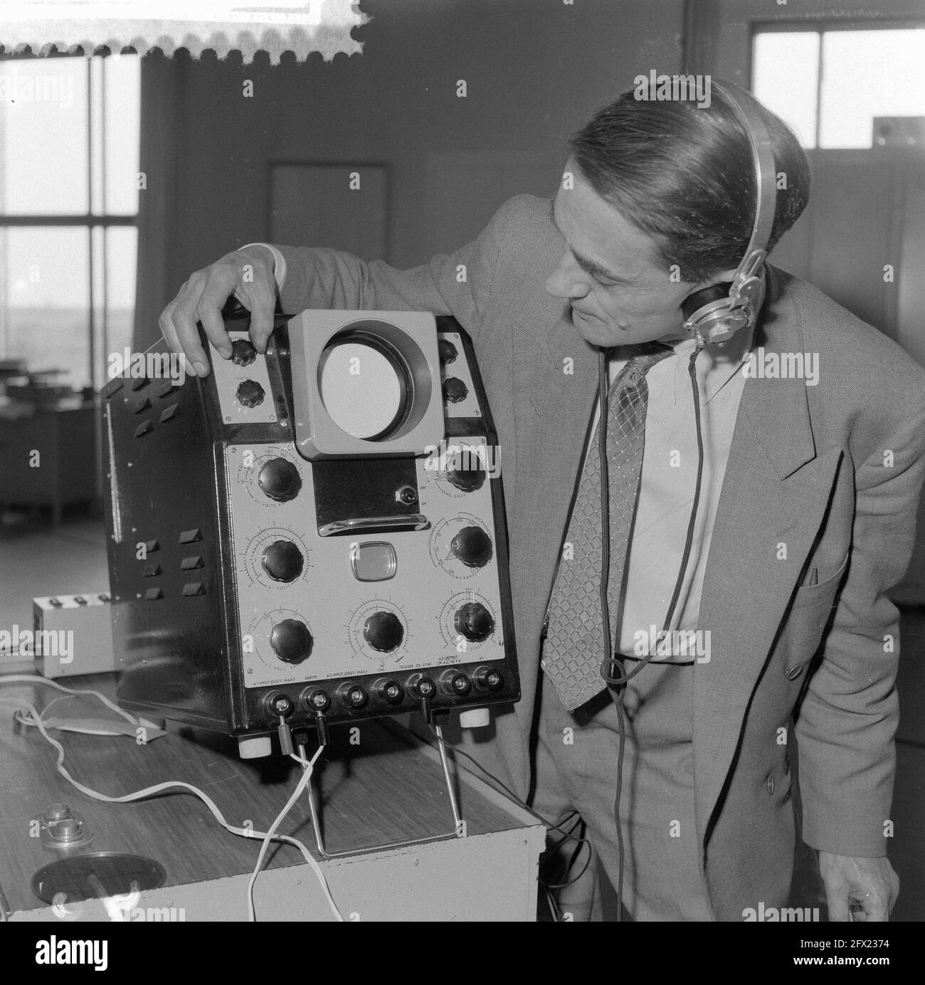 Receiving radio signals from Russian artificial moon at PTT Nera radio ...