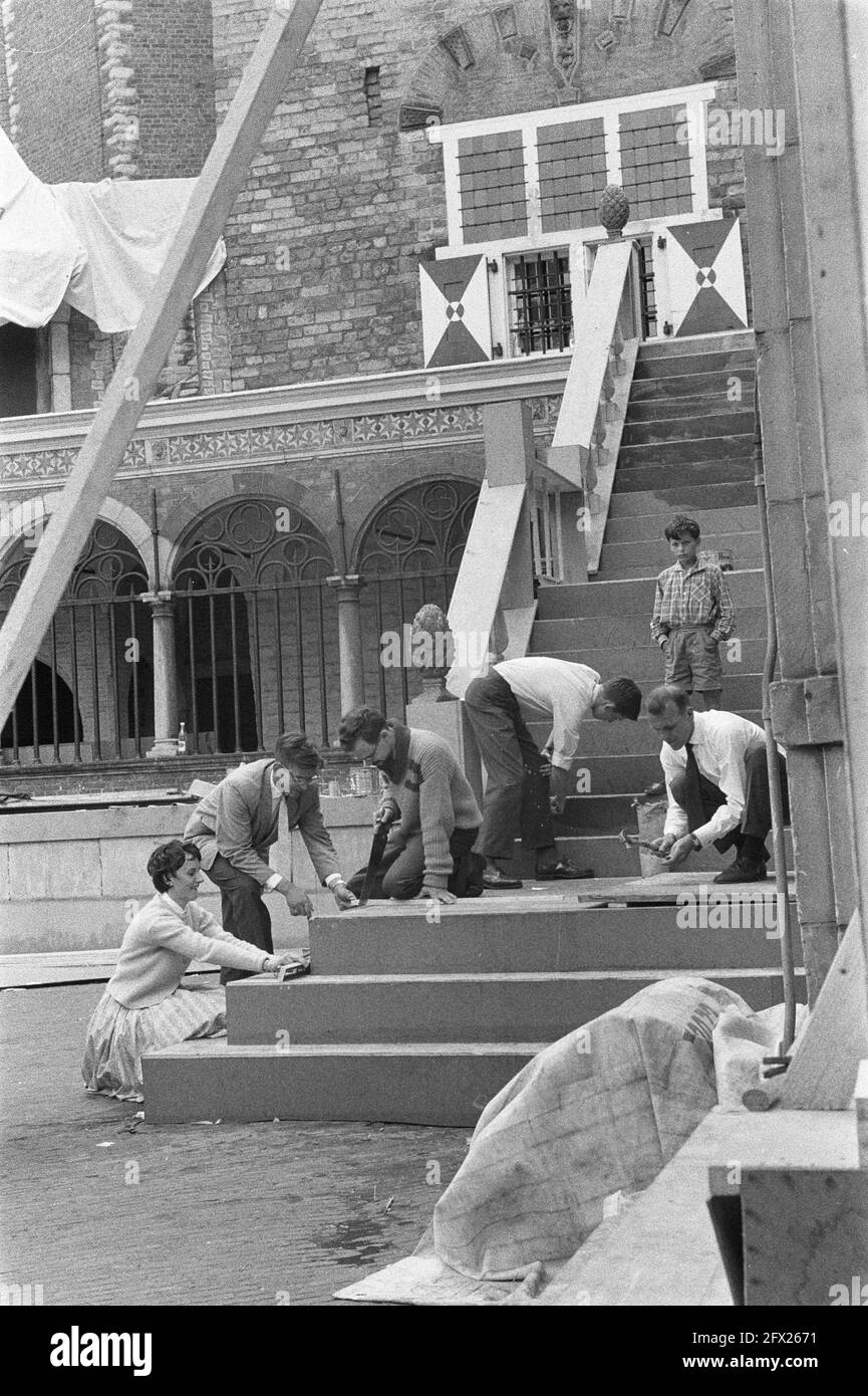 Leiden prepares for lustrum celebrations, students place the set for ...