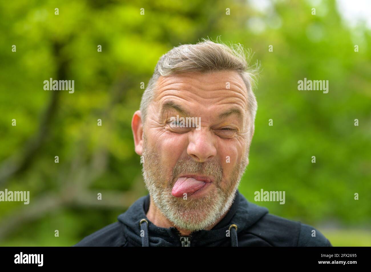 Stick head out hi-res stock photography and images - Alamy