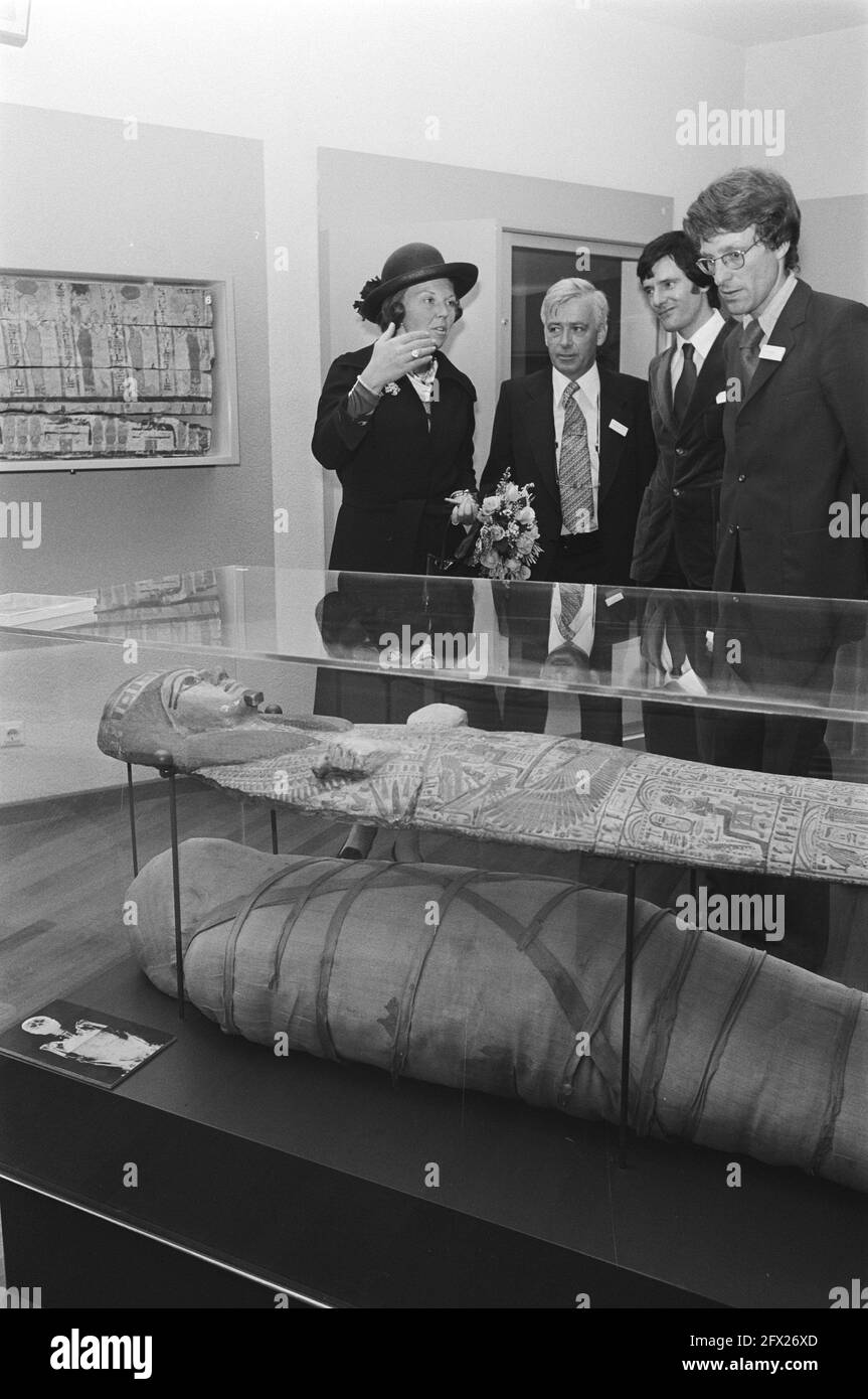 Princess Beatrix opens new building Allard Pierson Museum in Amsterdam ...