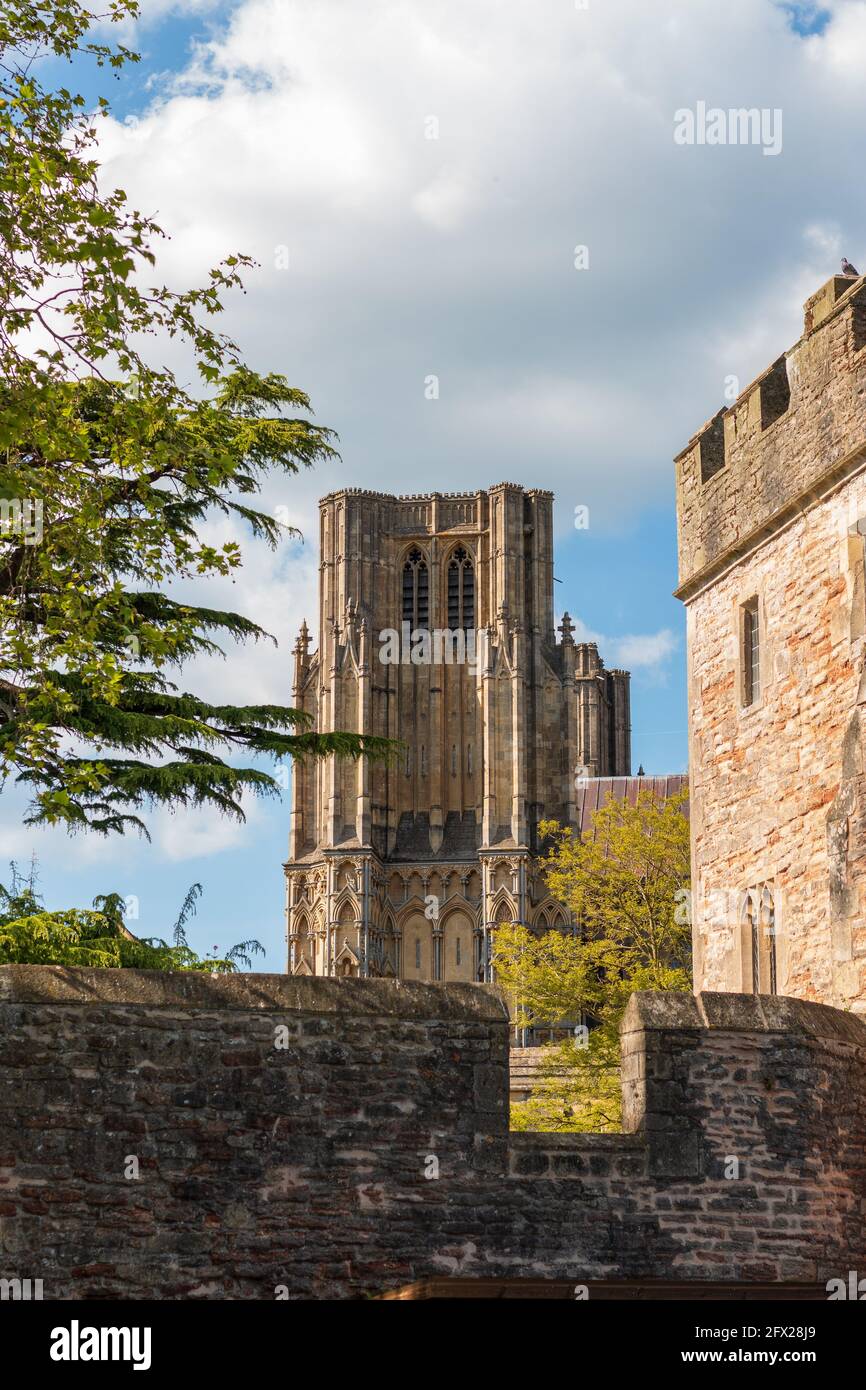 English perpendicular architecture hi-res stock photography and images ...