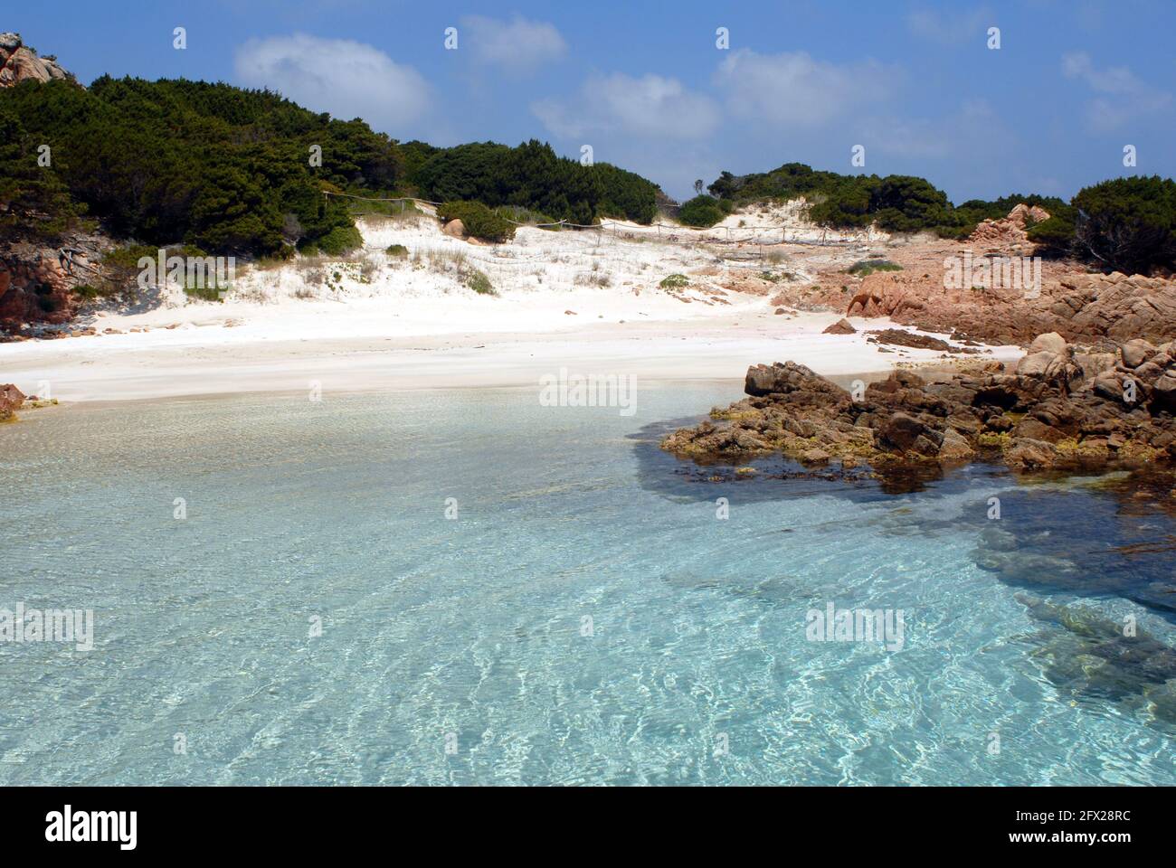 Spiaggia Rosa nell'isola di Budelli. Parco Nazionale Arcipelago di La ...