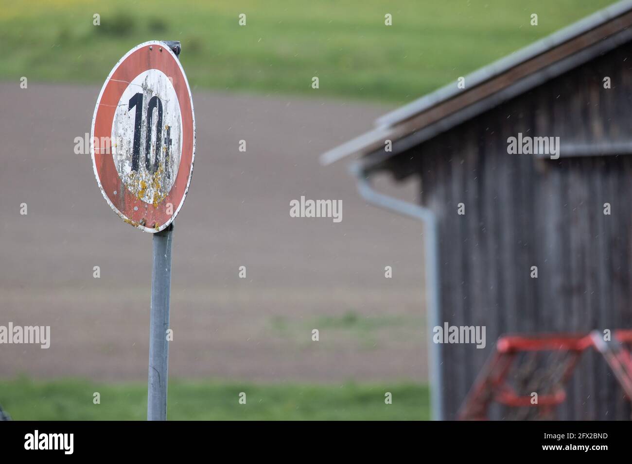 10t sign hi-res stock photography and images - Alamy