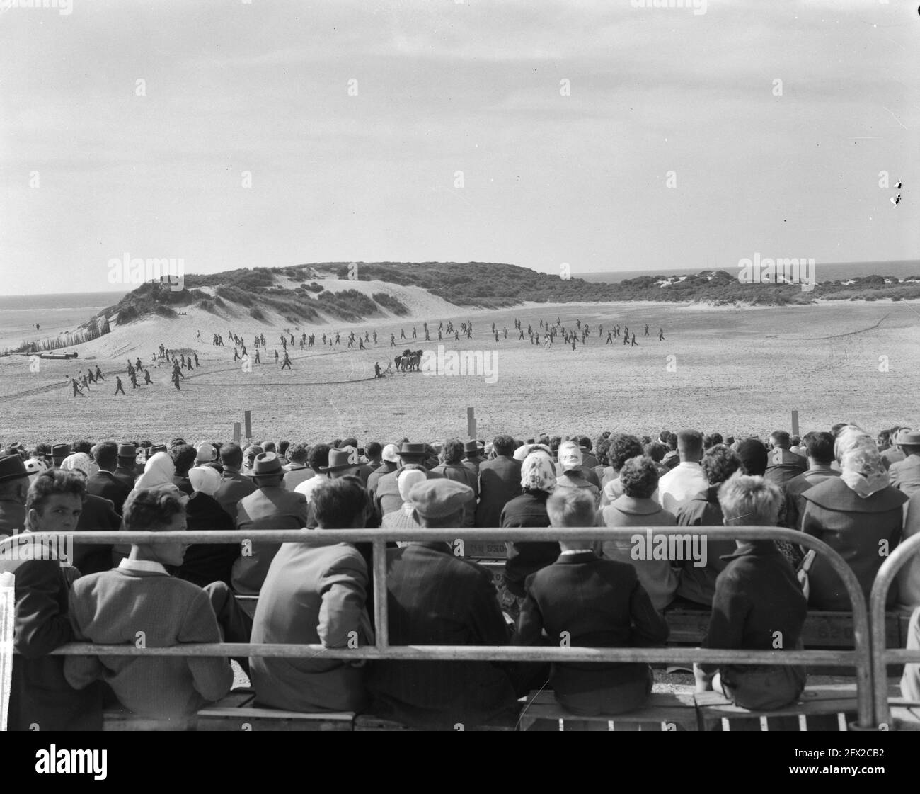 Performance of open air play Delta end 1st phase . Overview parade of ...