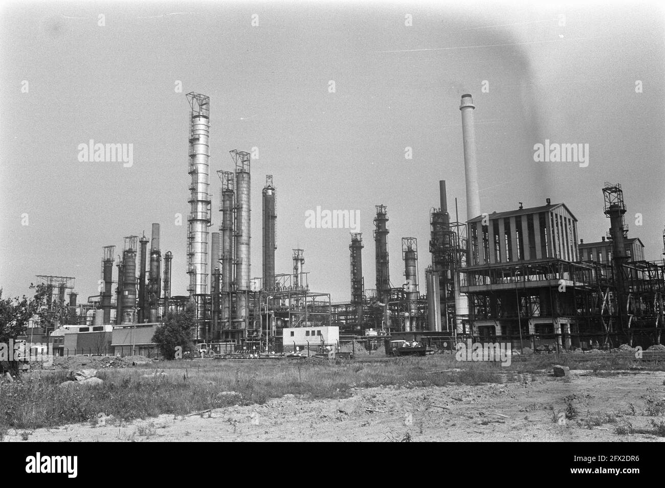 Shell refinery pernis Black and White Stock Photos & Images - Alamy