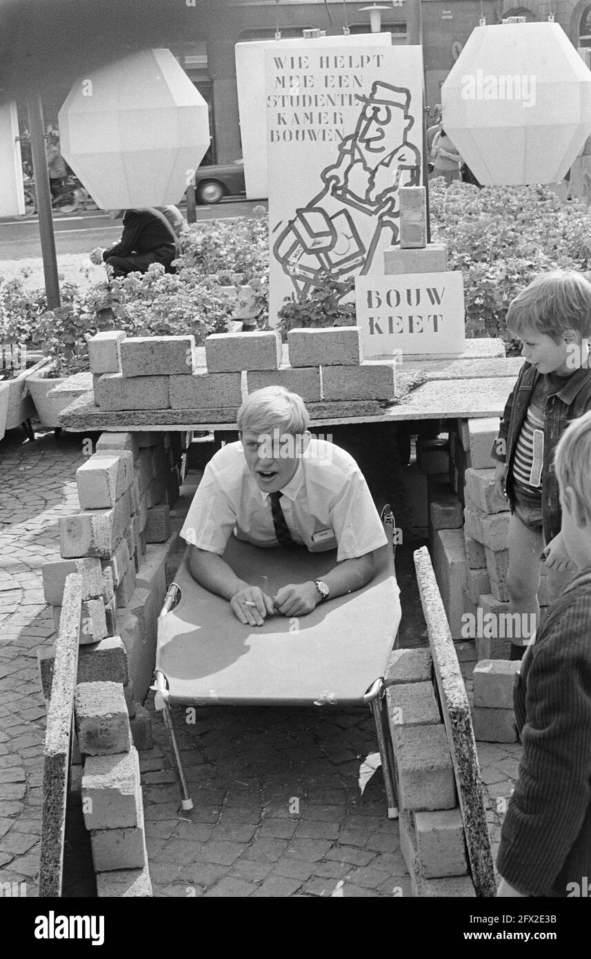 Ludicrous student protest hi-res stock photography and images - Alamy