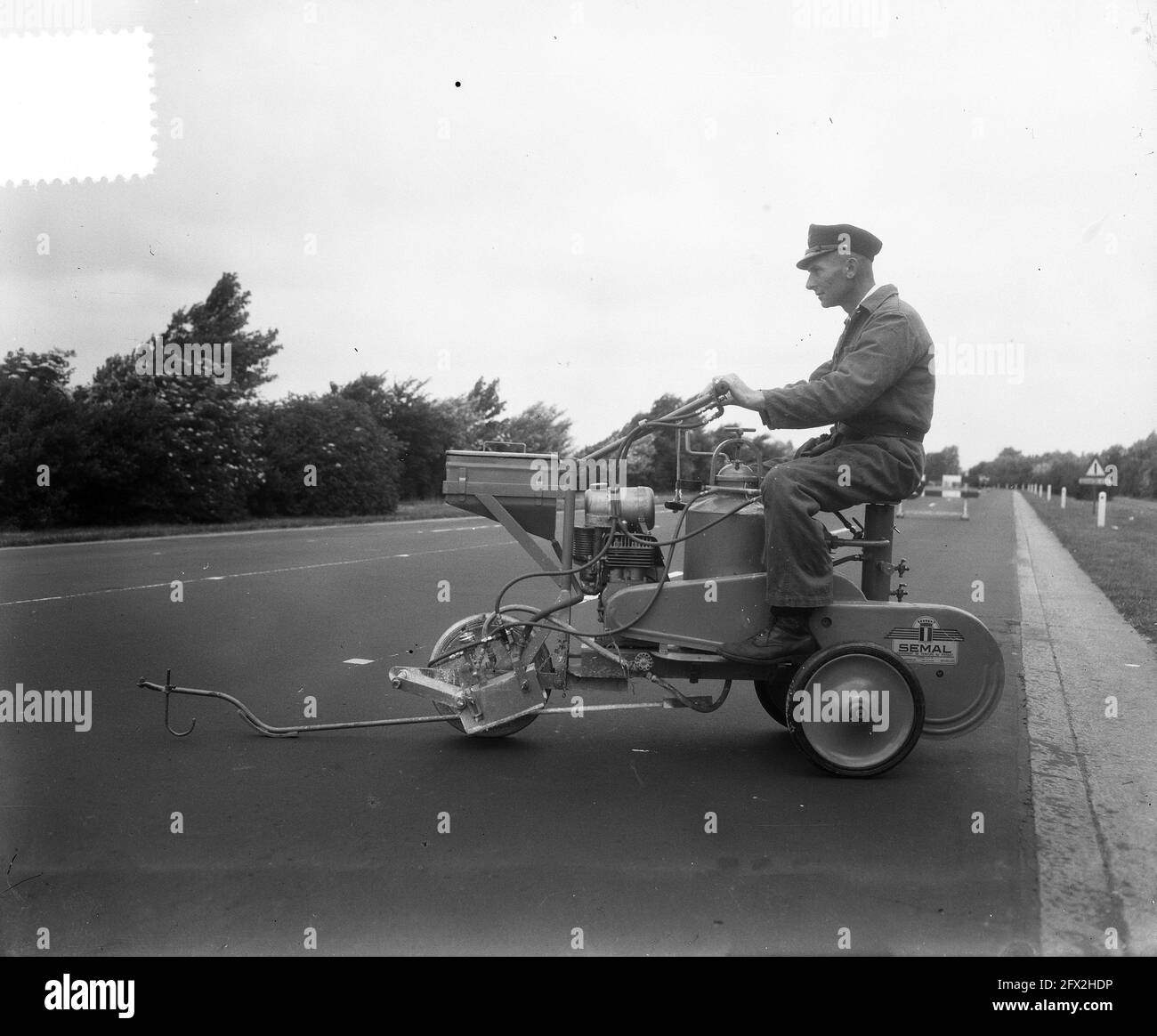 Mechanical line drawing hi-res stock photography and images - Alamy
